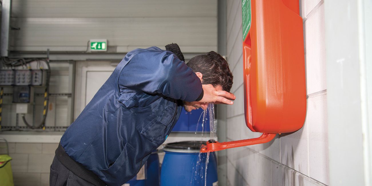 OptiWash® Wall Mounted Gravity Fed Eye Wash 10G Hughes self contained ...